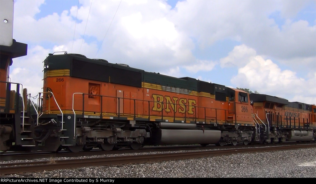 BNSF 266
